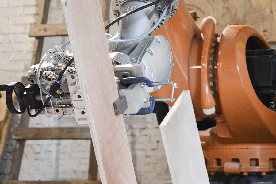 Robot-Assisted Assembly in Wood Construction – Oliver David Krieg